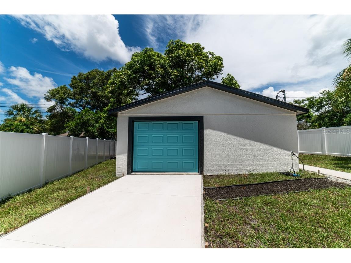 2401 18th Street S, Saint Petersburg, FL, 33712 | MLS: U8247066 | Edina ...