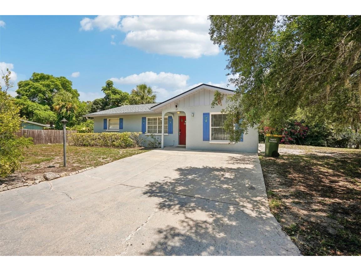 2452 Walker Circle, Sarasota, FL, 34234 | MLS: A4613749 | Edina Realty