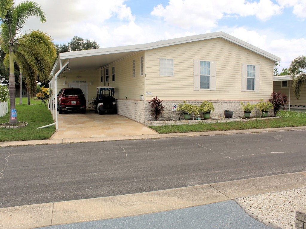 25 Thatch Palm Street W, Largo, FL, 33770 | MLS: TB8428638 | Edina Realty