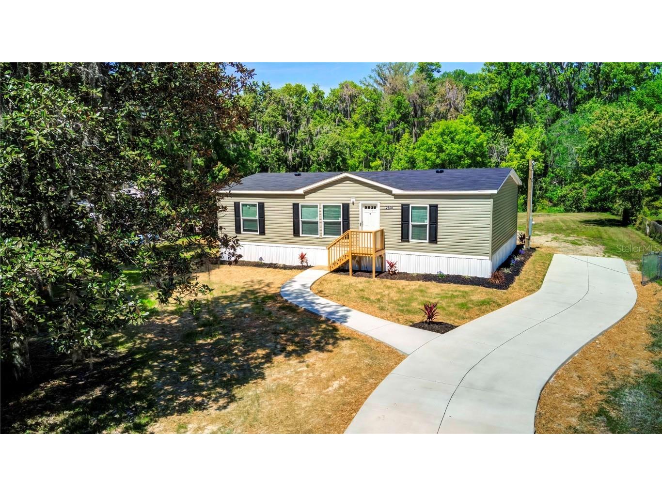 2500 Cr 412, Lake Panasoffkee, FL, 33538 | MLS: O6188535 | Edina Realty