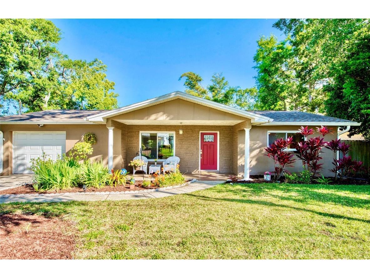 2501 Crescent Drive, Largo, FL, 33770 | MLS: TB8374495 | Edina Realty