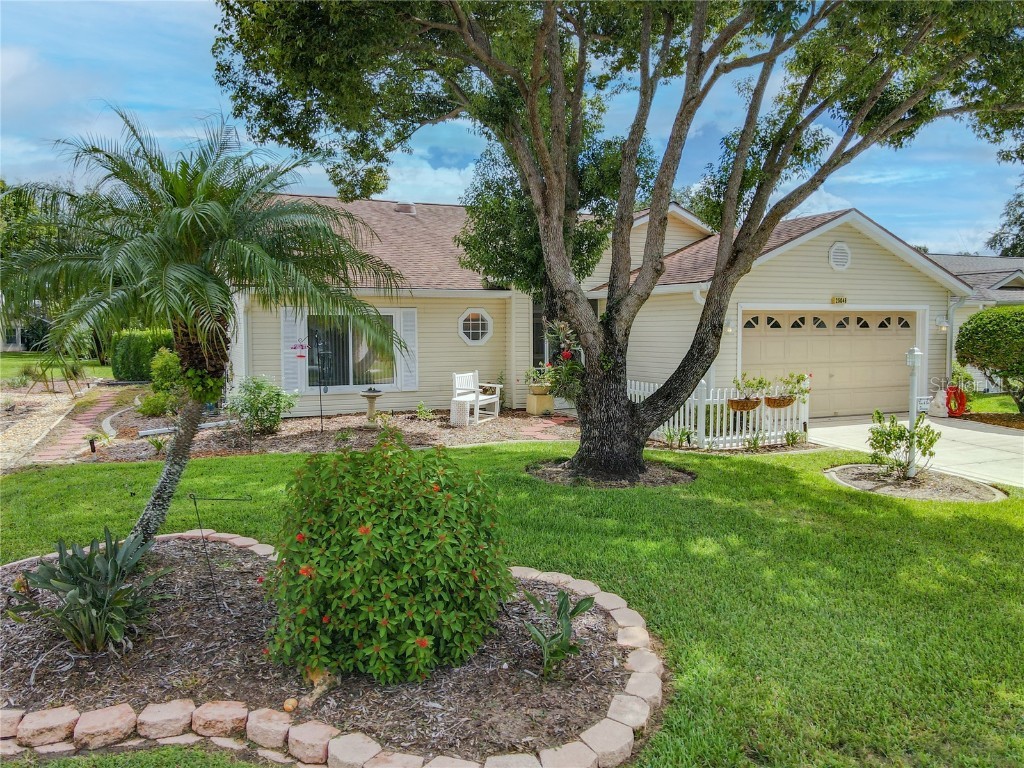25046 Riverwalk Drive, Leesburg, FL, 34748 | MLS: G5060752 | Edina Realty