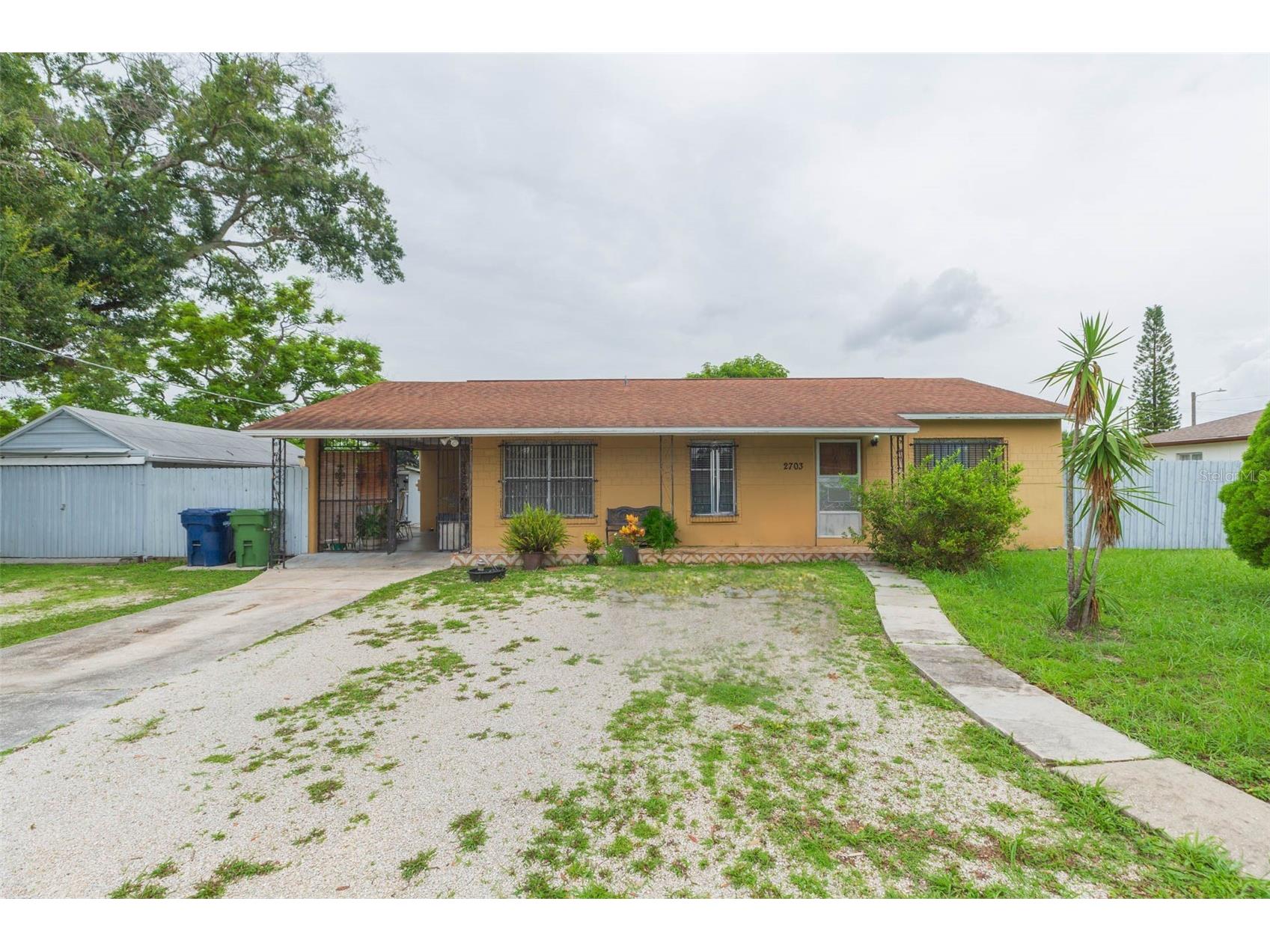 2703 W Saint Joseph Street, Tampa, FL, 33607 | MLS: TB8477063 | Edina ...