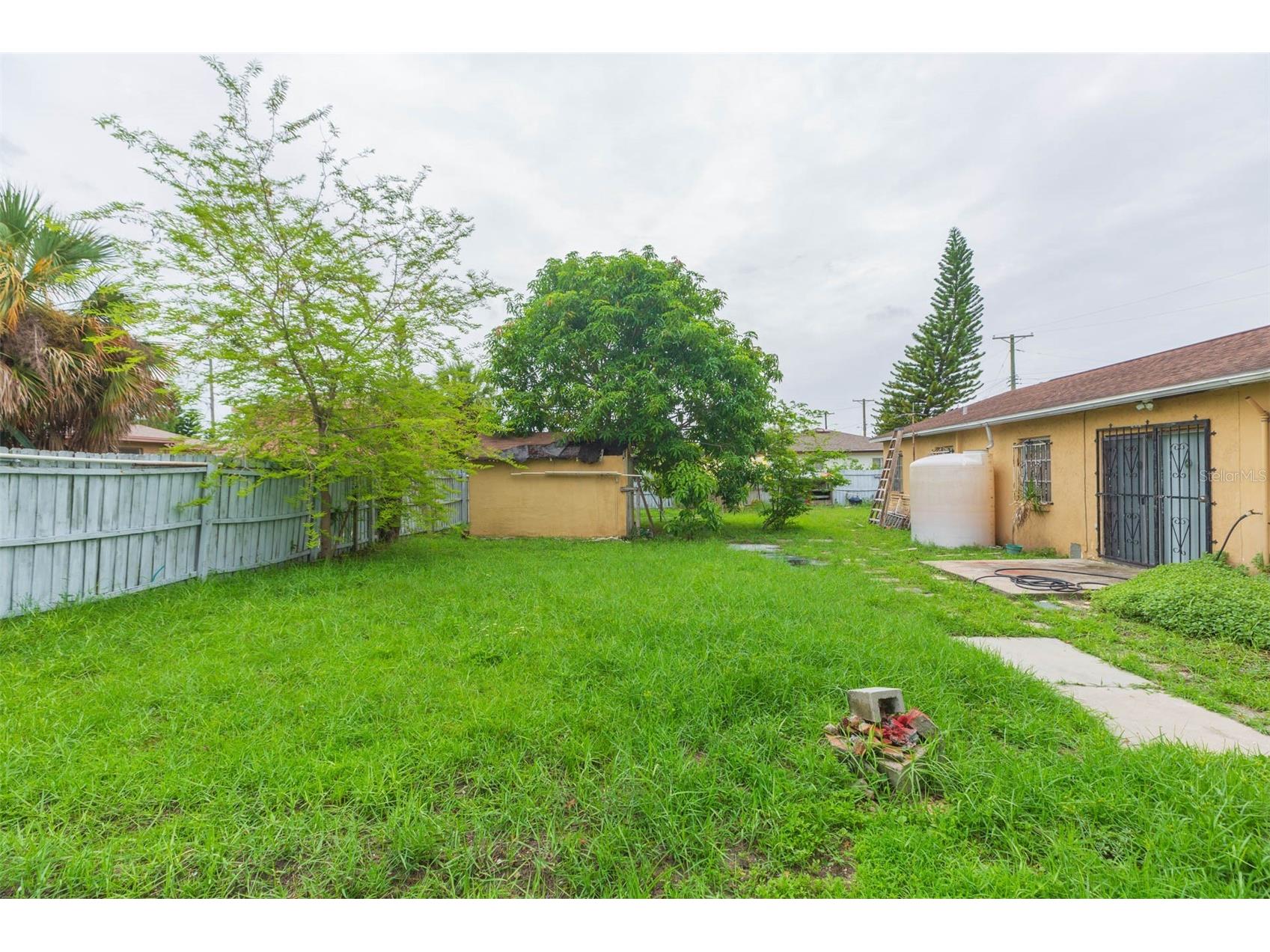 2703 W Saint Joseph Street, Tampa, FL, 33607 | MLS: TB8477063 | Edina ...