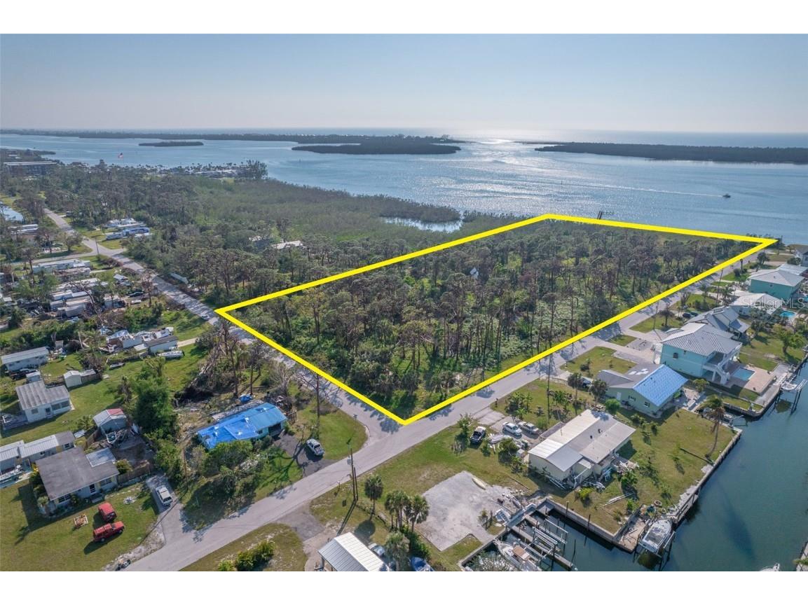 2820 Waterside Drive, Englewood, FL, 34224 | MLS: T3420739 | Edina Realty