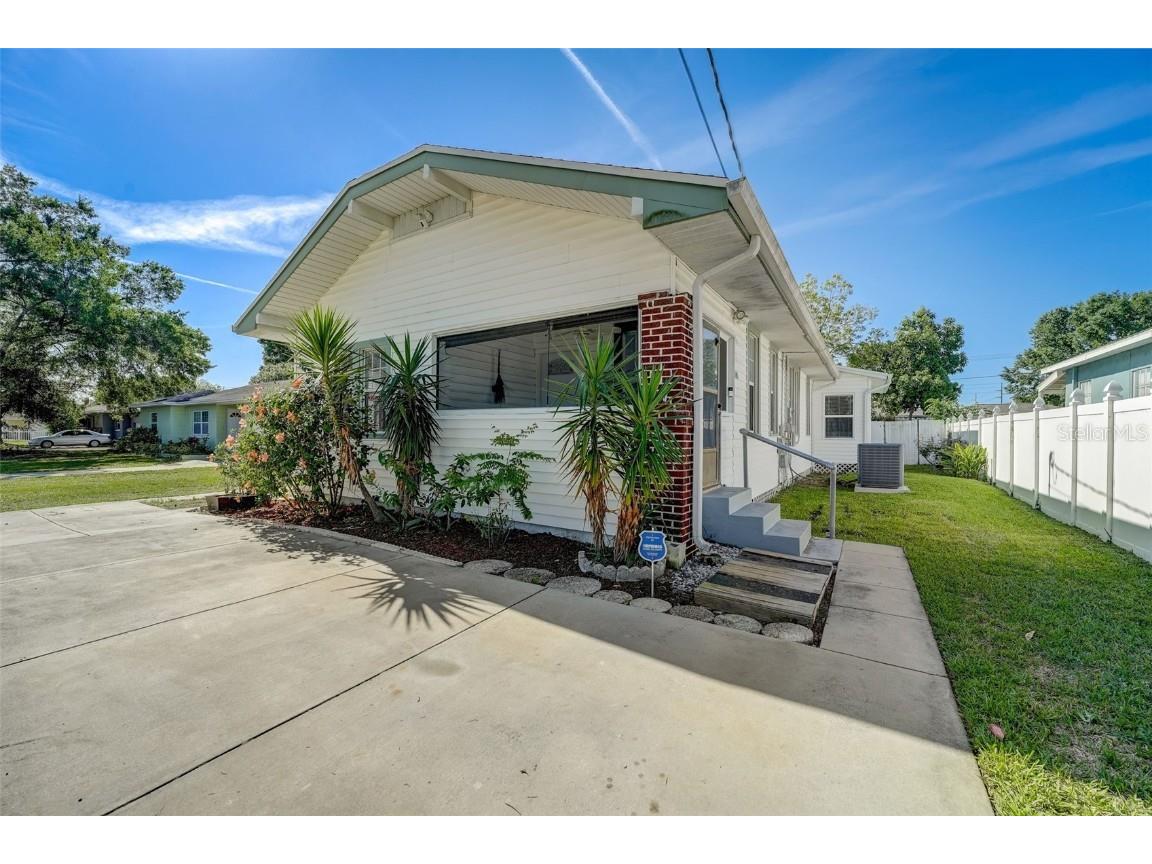 2922 W Douglas Street, Tampa, FL, 33607 | MLS: T3517131 | Edina Realty