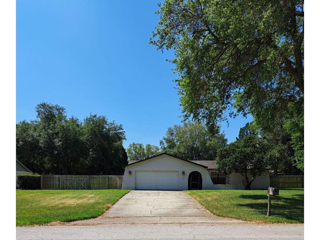 29430 Duncan Trace, Wesley Chapel, FL, 33545 | MLS: T3529807 | Edina Realty