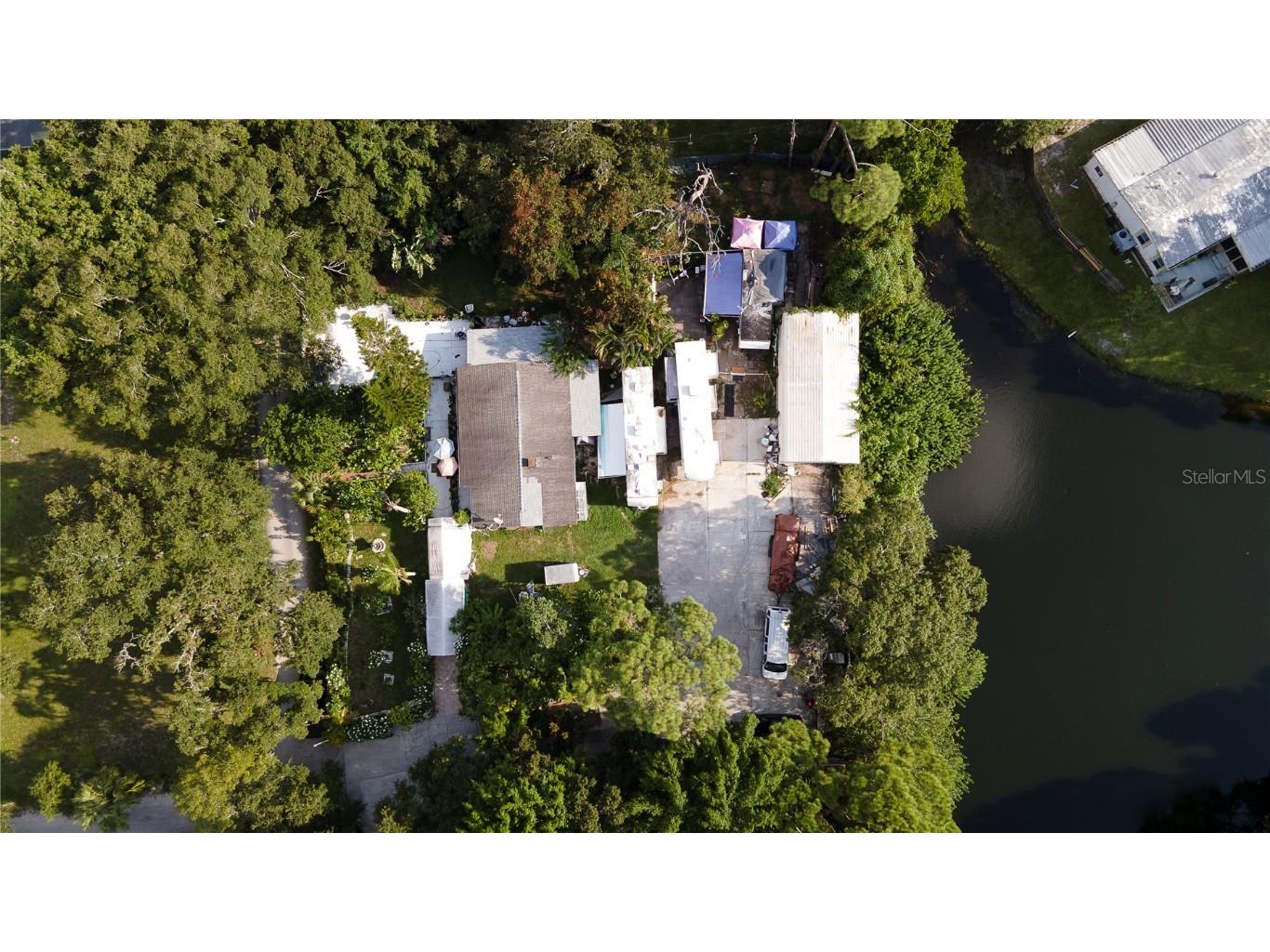 3000 Frederick Lane, Sarasota, FL, 34234 | MLS: A4545613 | Edina Realty