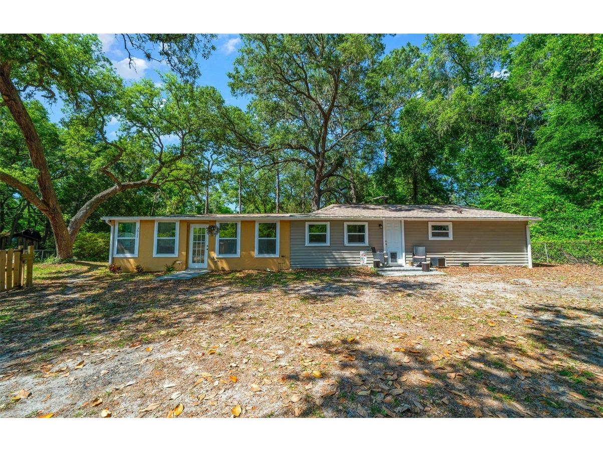 3015 NE 146th Court, Silver Springs, FL, 34488 | MLS: OM677220 | Edina ...