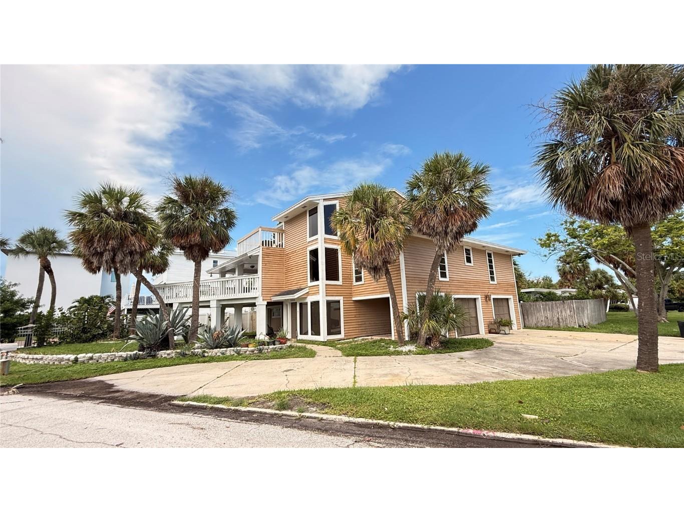 3104 S Maritana Drive, Saint Pete Beach, FL, 33706 | MLS: S5133563 | Edina Realty