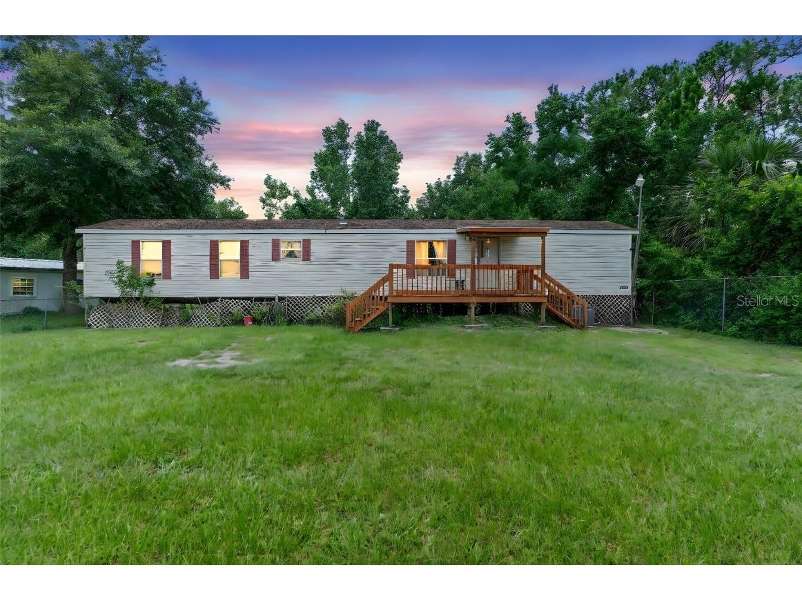 31338 Evergreen Drive, Deland, FL, 32720 | MLS: V4943782 | Edina Realty