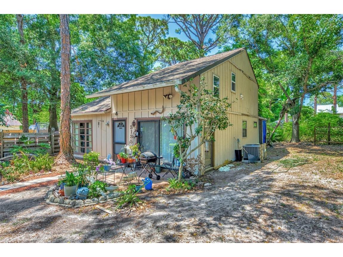 3135 Maiden Lane, Sarasota, FL, 34231 | MLS: A4610099 | Edina Realty