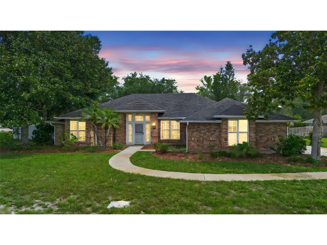 317 Alexandra Woods Drive, Debary, FL, 32713 | MLS: V4943686 | Edina Realty