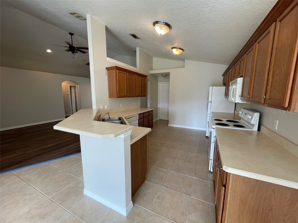 32028 State Road 44 Road, Eustis, FL, 32736 | MLS: O6217492 | Edina Realty