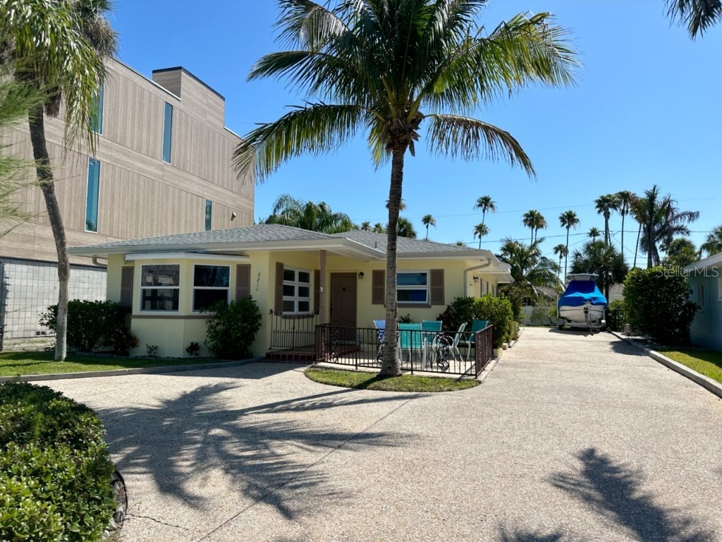 3211 W Maritana Drive, Saint Pete Beach, FL, 33706 | MLS: U8199964 | Edina Realty