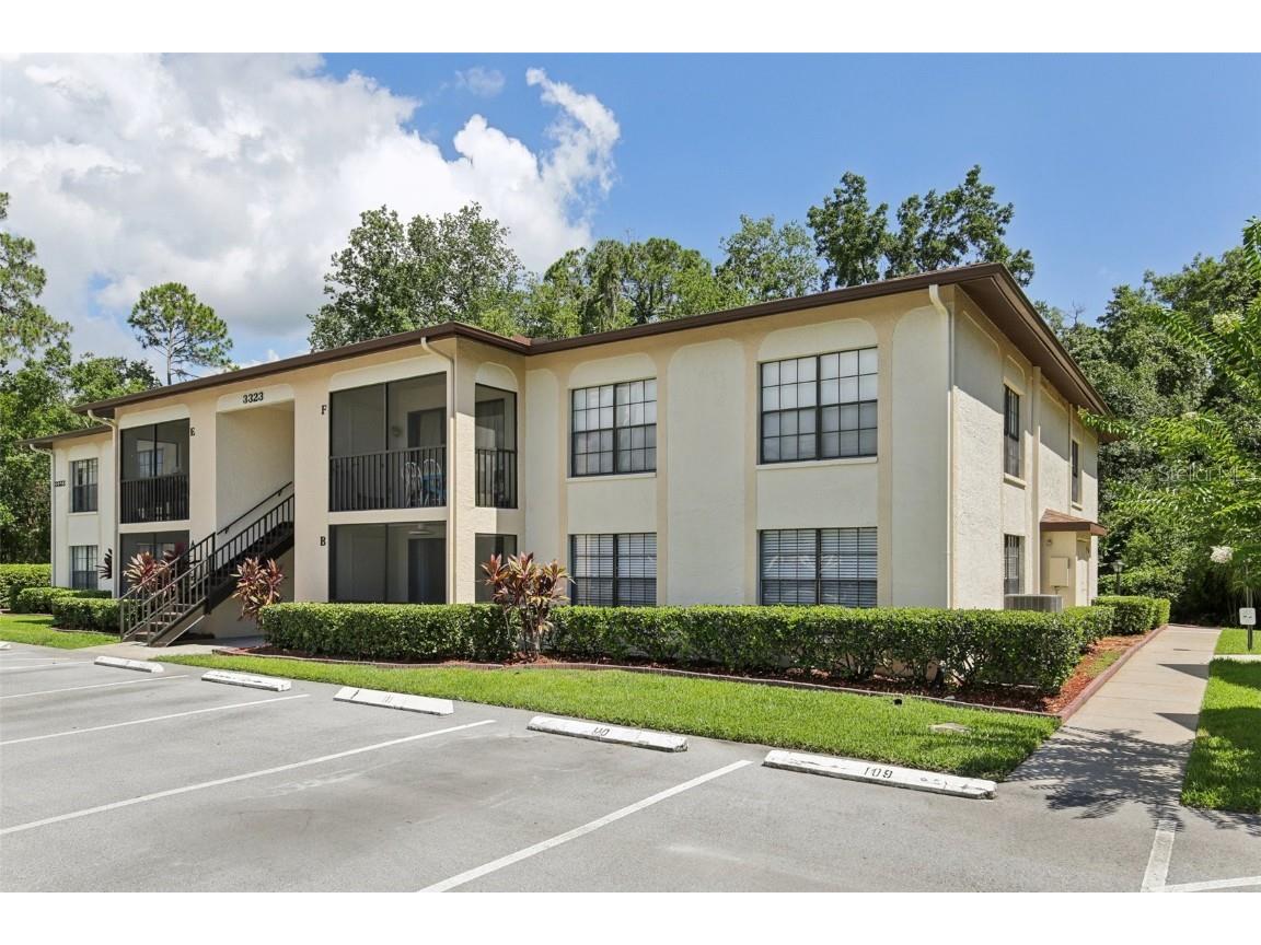 3323 Crystal Court E #B, Palm Harbor, FL, 34685 | MLS: U8246700 | Edina ...