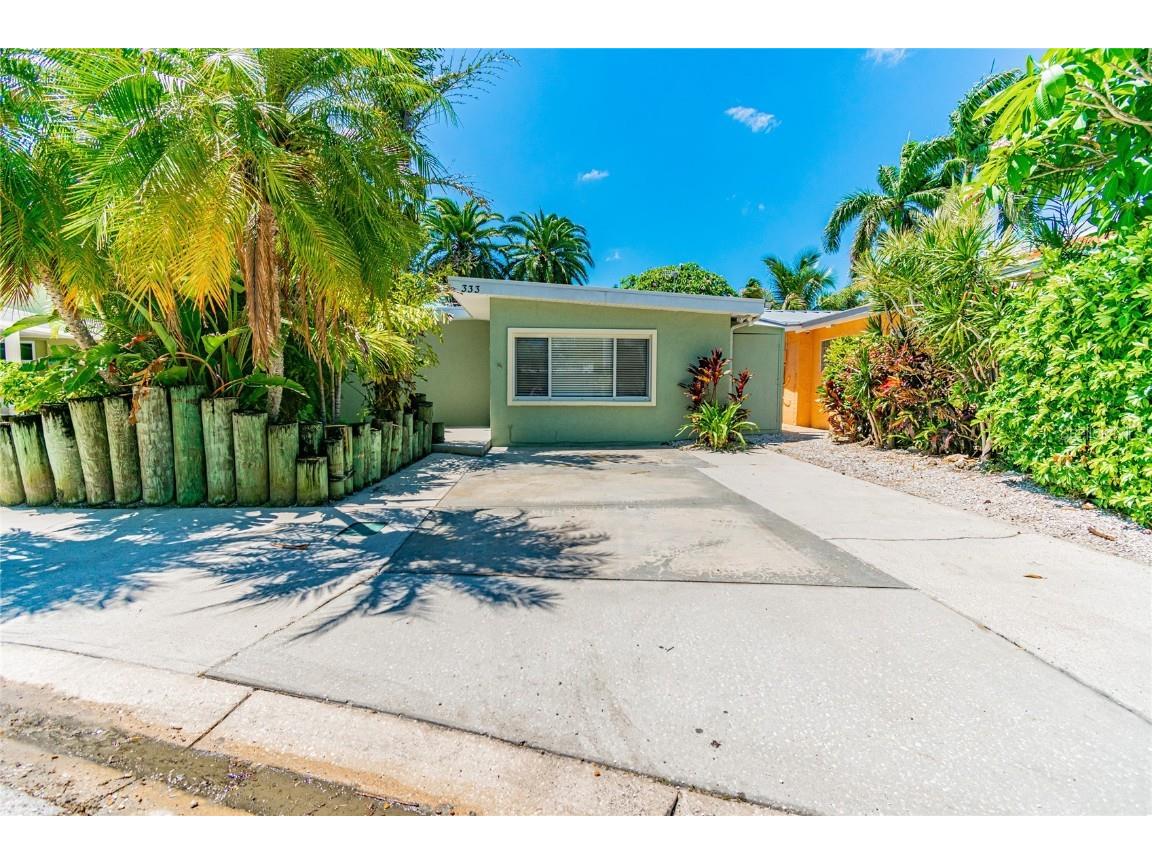 333 E Madeira Avenue, Madeira Beach, FL, 33708 | MLS: U8132868 | Edina ...