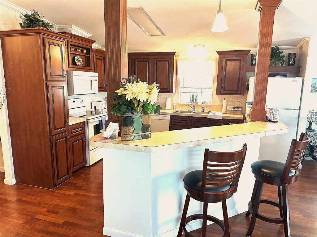 34612 Pine Drive N, Pinellas Park, FL, 33781 | MLS: TB8334050 | Edina ...