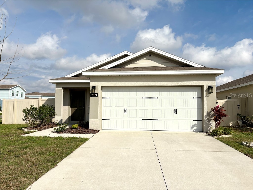 35171 Gendry Street, Zephyrhills, FL, 33541 | MLS: TB8353125 | Edina Realty