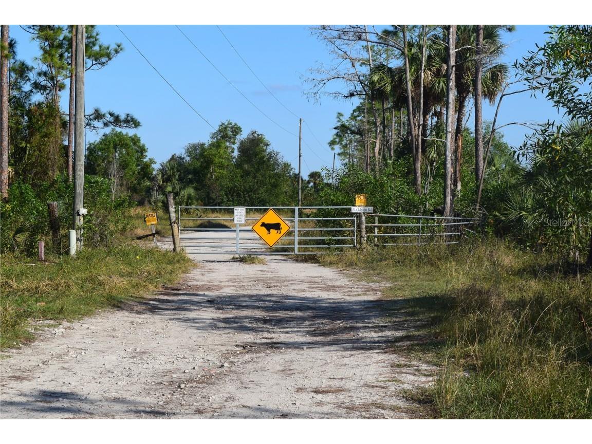 3521 Kam Luck Drive, Naples, FL, 34117 | MLS: D6134486 | Edina Realty