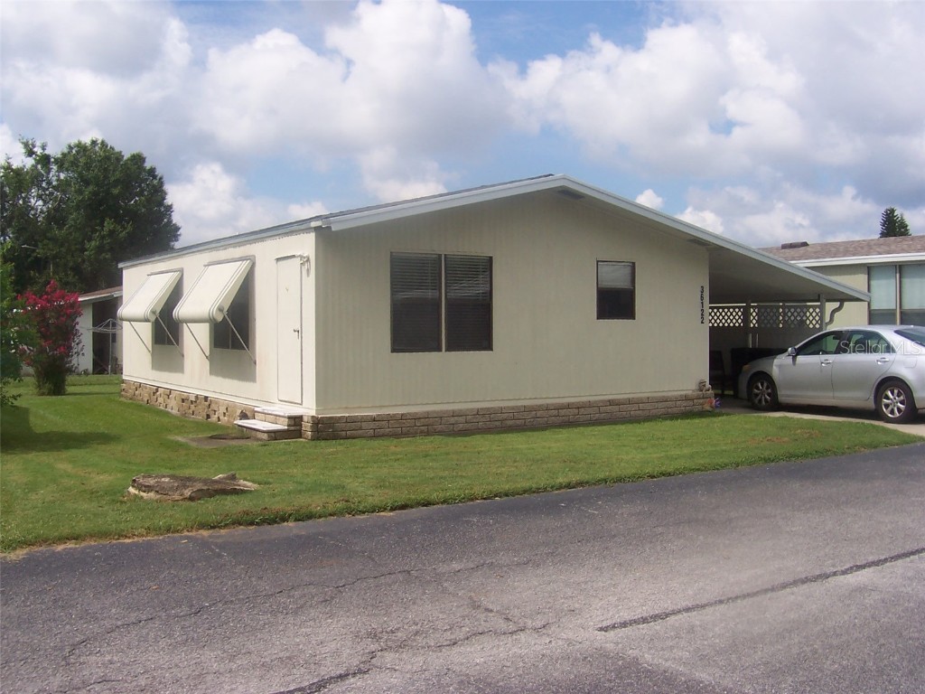 36122 Aster Avenue, Zephyrhills, FL, 33541 | MLS: TB8407526 | Edina Realty