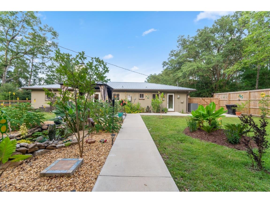 3640 NE 71st Avenue, Gainesville, FL, 32609 | MLS: GC522796 | Edina Realty