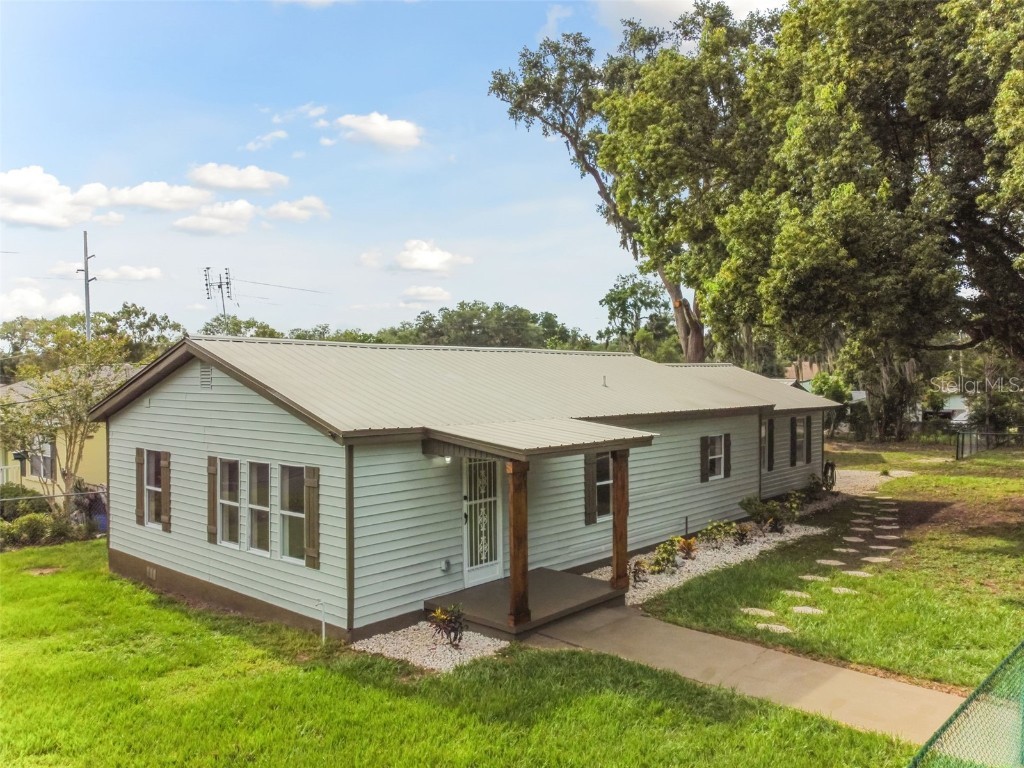 37023 Florida Avenue, Dade City, FL, 33525 | MLS: T3538857 | Edina Realty