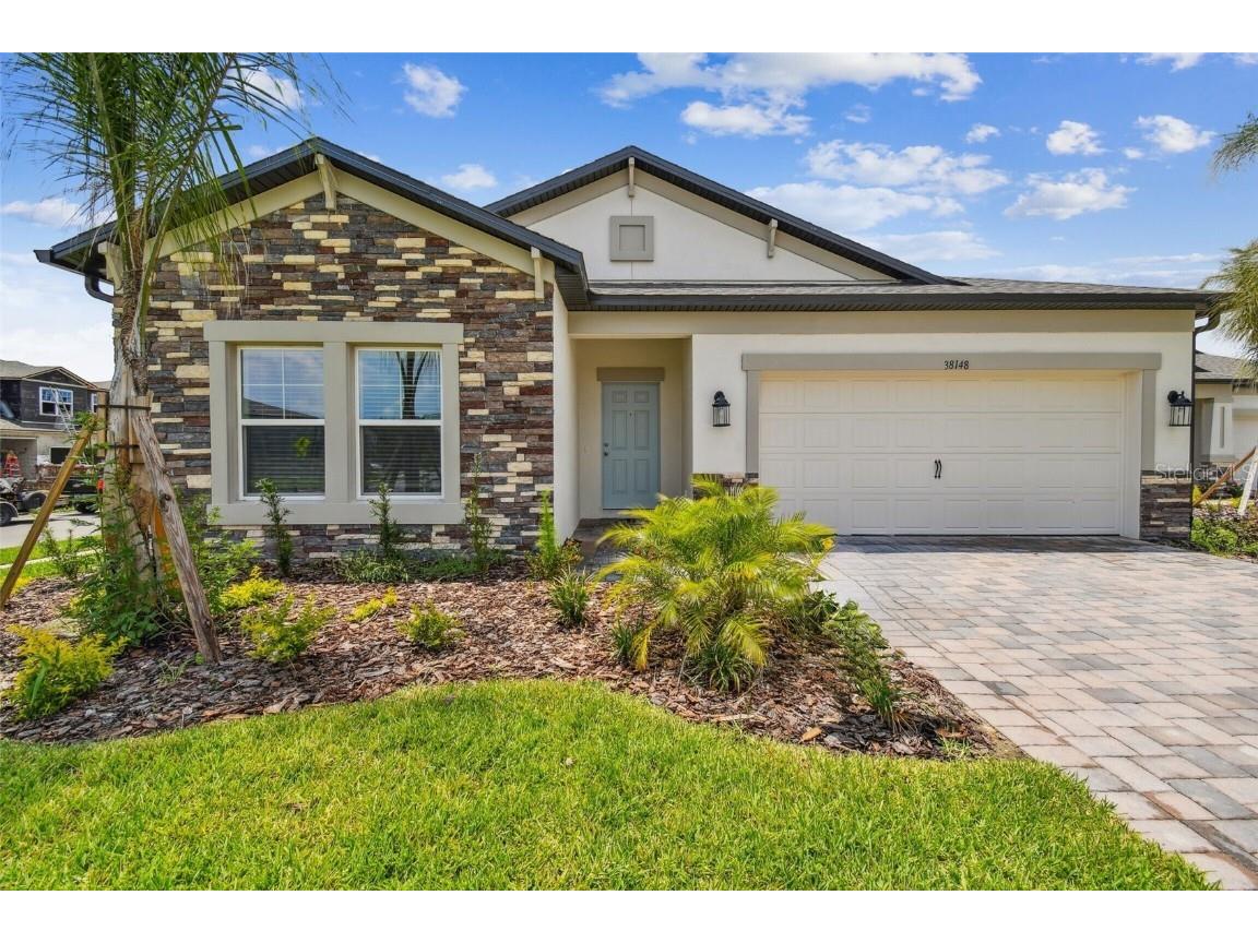 38148 Shale Stone Court, Zephyrhills, FL, 33540 | MLS: T3519726 | Edina ...
