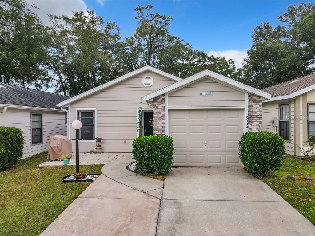 3909 NE 22nd Street, Ocala, FL, 34470 | MLS: OM669228 | Edina Realty