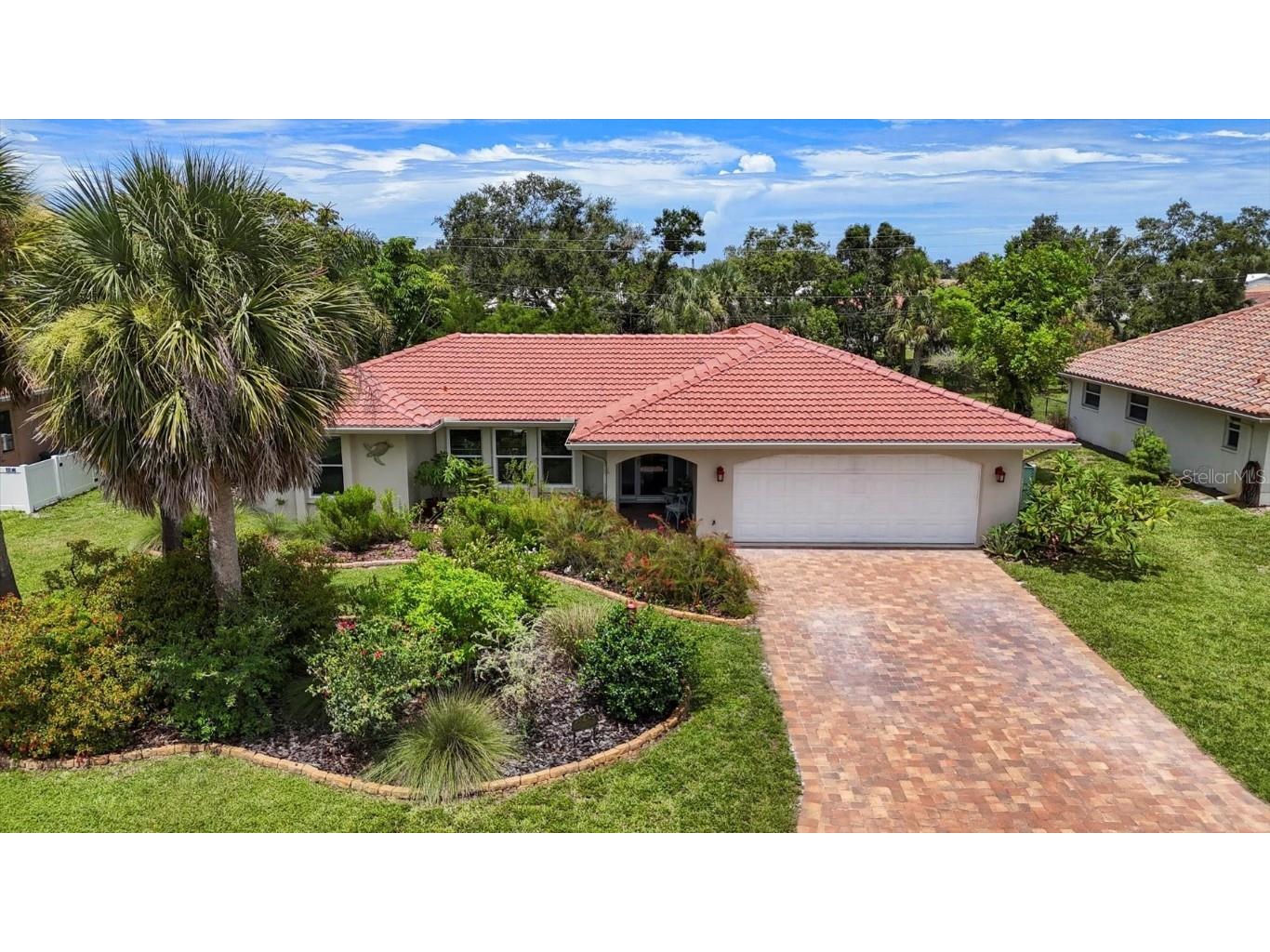 395 W Rossetti Drive, Nokomis, FL, 34275 | MLS: C7512557 | Edina Realty