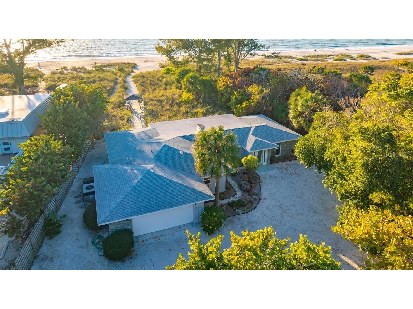 406 S Casey Key Road, Nokomis, FL, 34275 | MLS: A4598712 | Edina Realty
