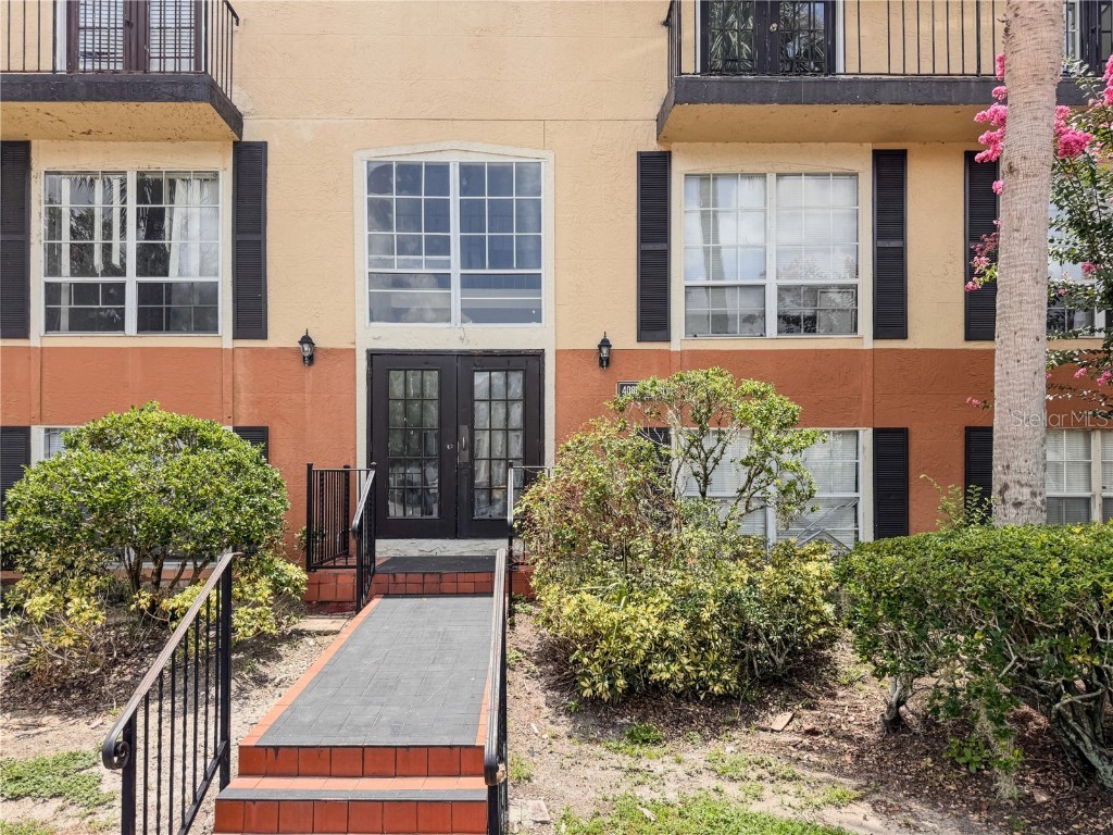 4096 Dijon Drive #4096, Orlando, FL, 32808 | MLS: O6331374 | Edina Realty