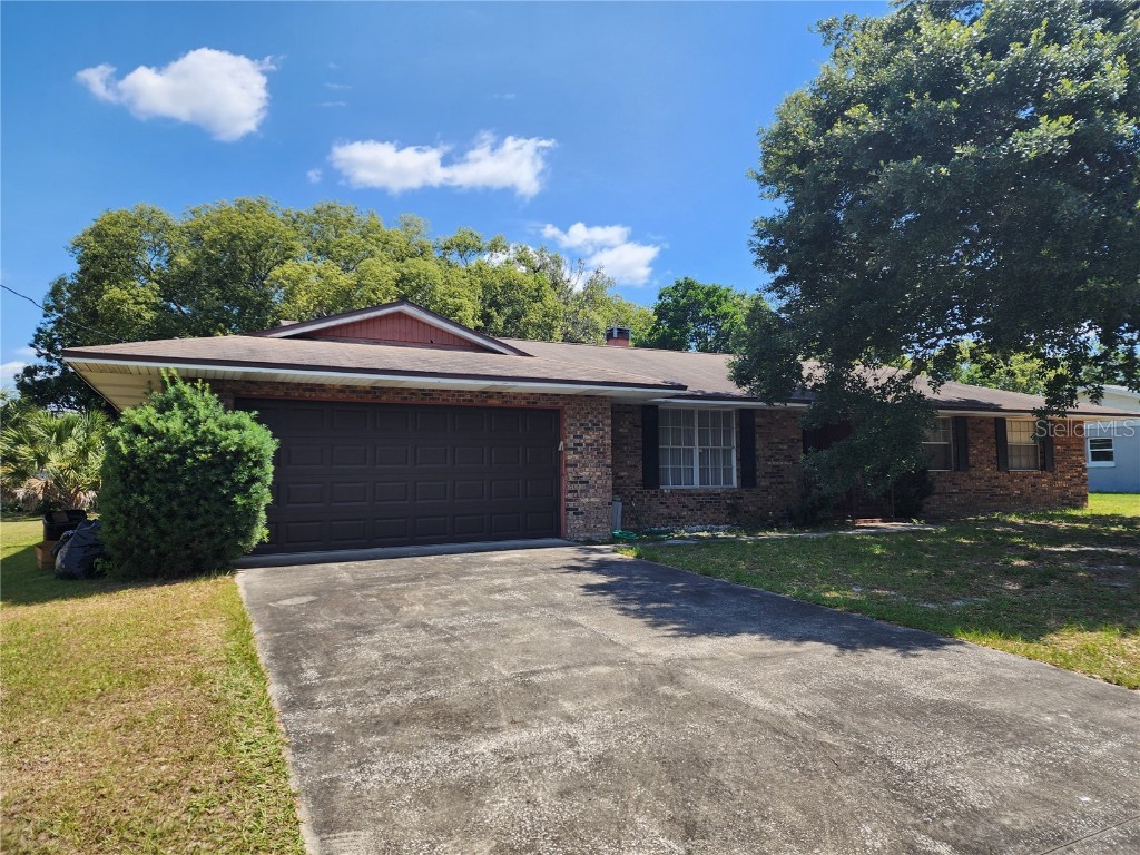 42 W Highbanks Road, Debary, FL, 32713 | MLS: V4936500 | Edina Realty