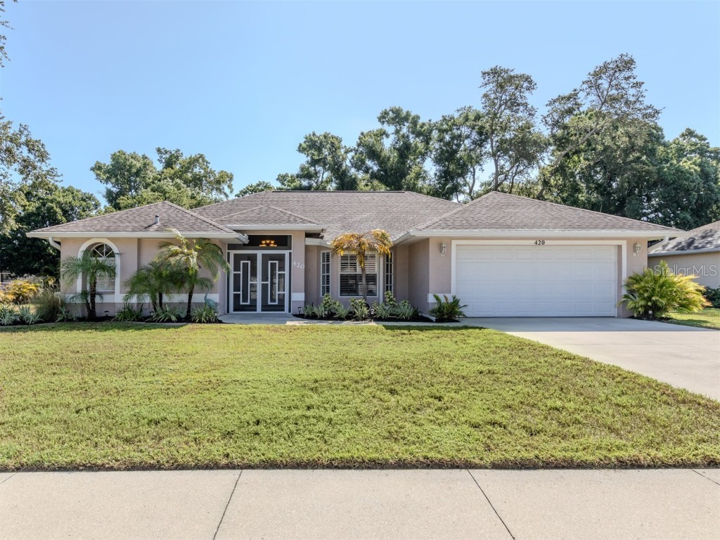 420 Lake Of The Woods Drive, Venice, FL, 34293 | MLS: N6133226 | Edina ...