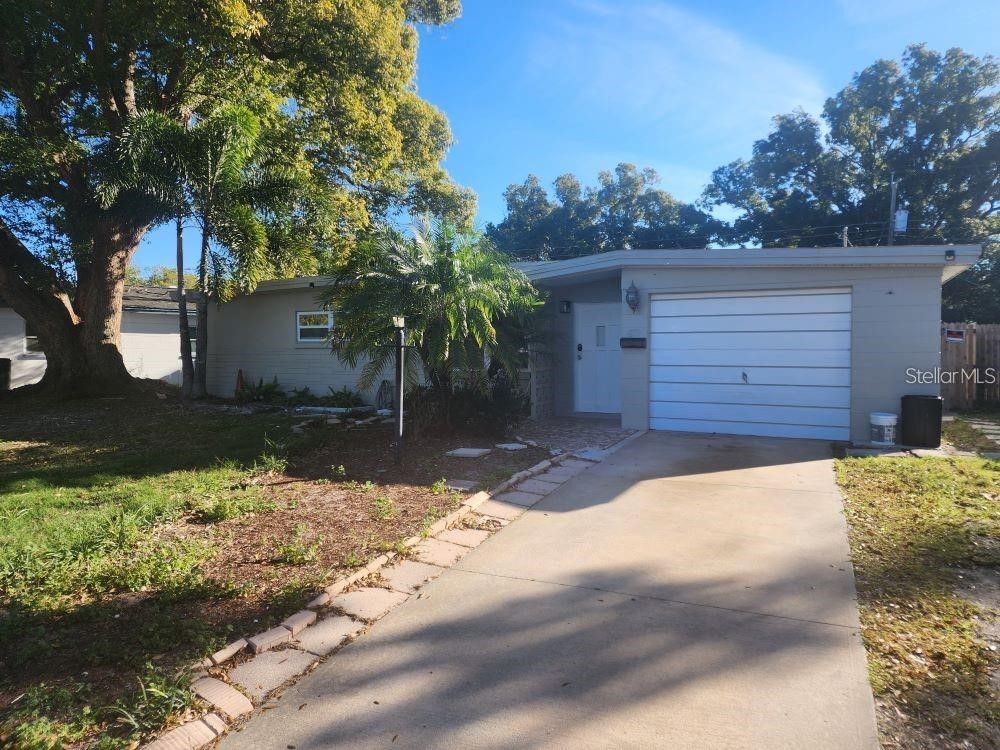 4200 Citrus Drive, New Port Richey, FL, 34652 | MLS: U8242707 | Edina ...