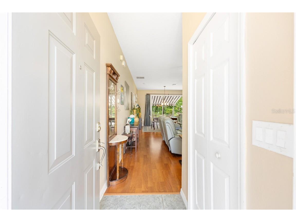 427 Cierra Oaks Circle, Lady Lake, FL, 32159 | MLS: G5099706 | Edina Realty