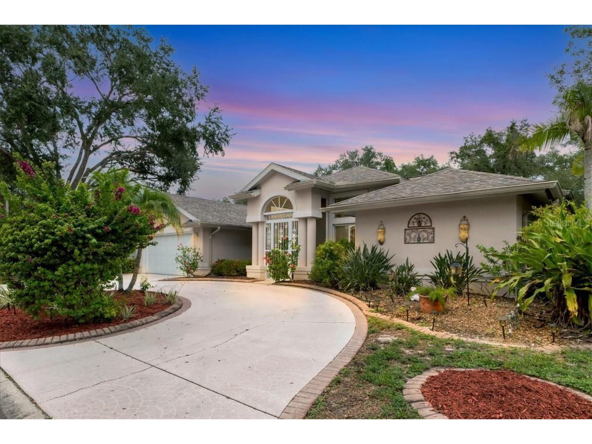 4685 Country Manor Drive, Sarasota, FL, 34233 | MLS: A4615638 | Edina ...