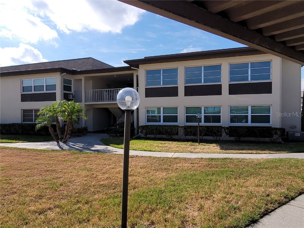 4715 Jasper Drive #105, New Port Richey, FL, 34652 | MLS: W7865240 | Edina Realty