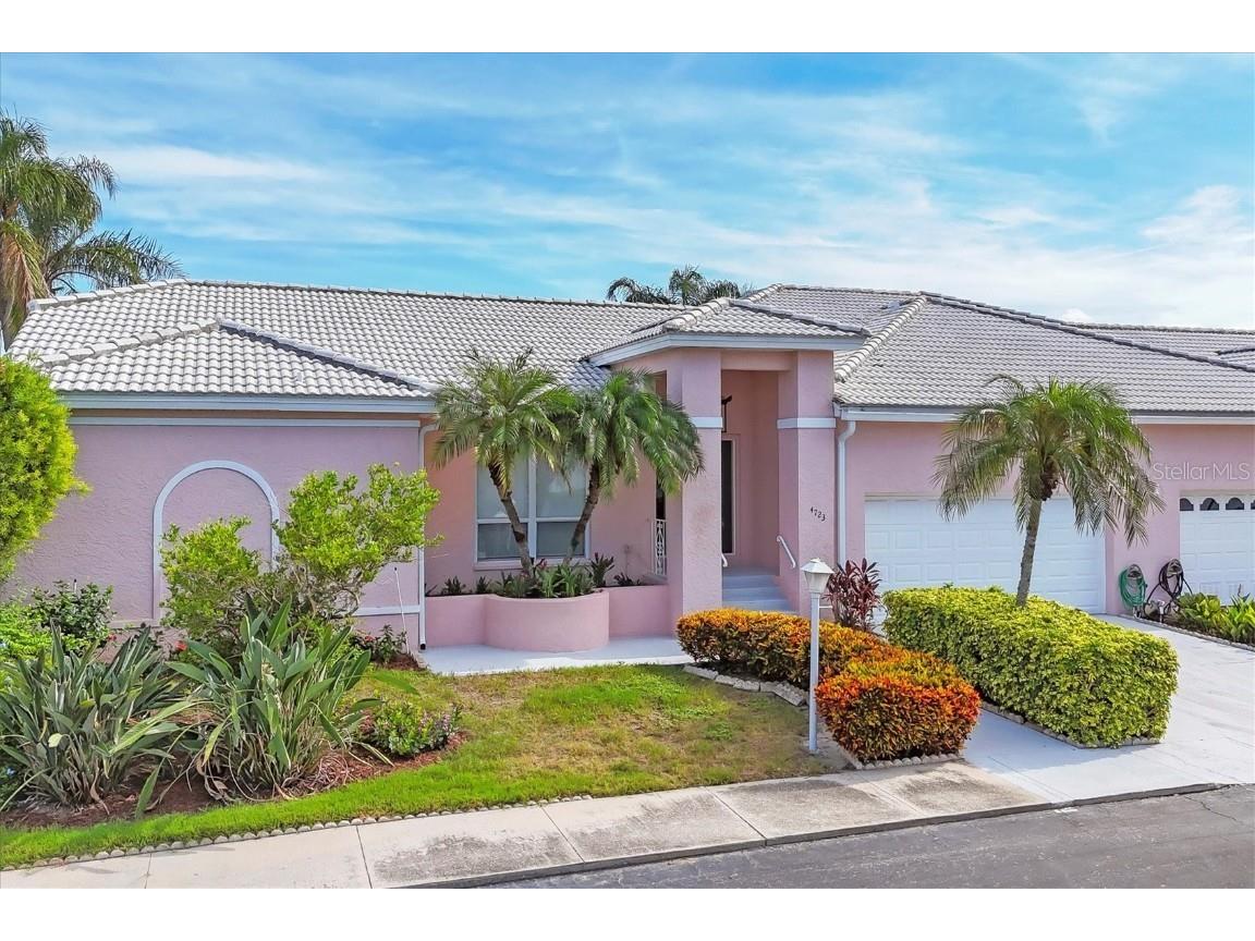 4723 61st Avenue Drive W, Bradenton, FL, 34210 | MLS: A4658631 | Edina ...