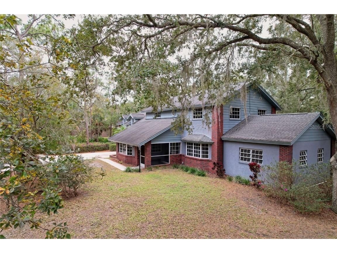 4733 Oak Run Drive, Sarasota, FL, 34243 | MLS: A4595656 | Edina Realty