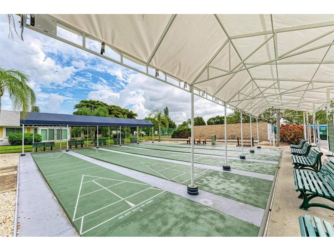 4795 Independence Drive, Bradenton, FL, 34210 | MLS: A4615690 | Edina ...