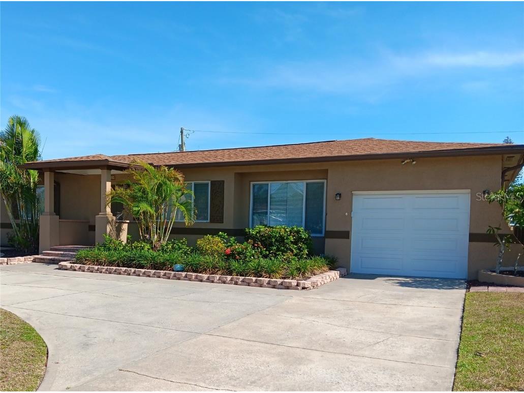 4864 Lake Charles Drive N, Kenneth City, FL, 33709 | MLS: TB8390535 ...