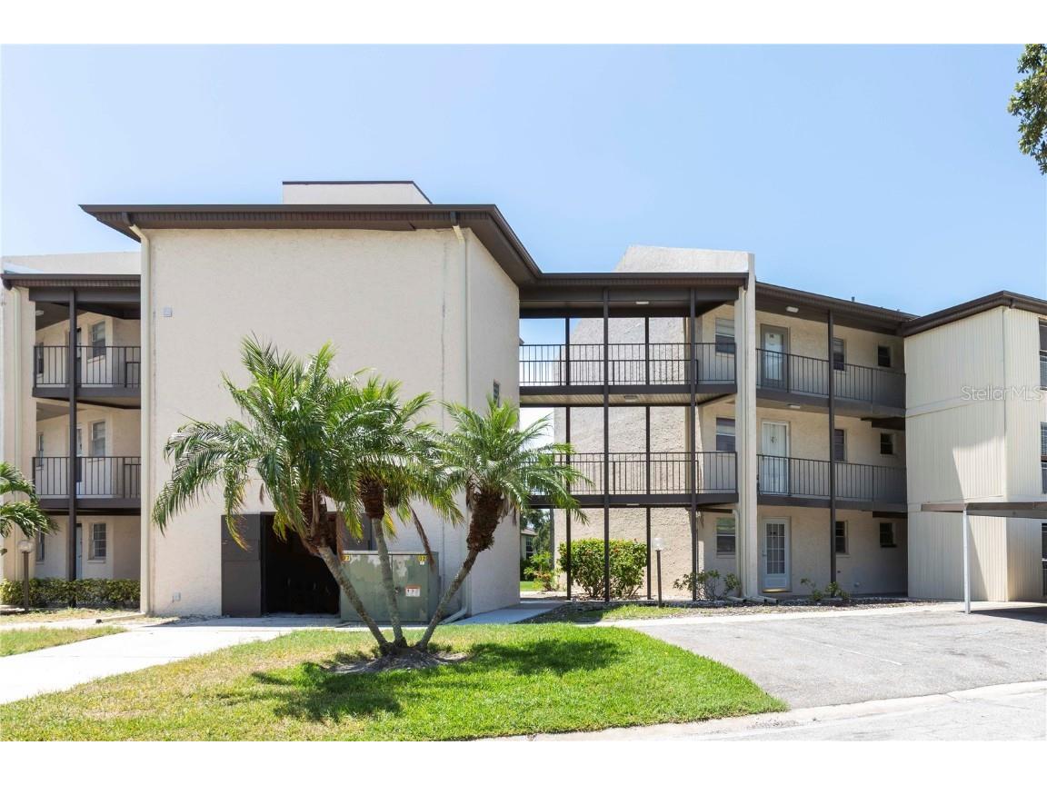 5245 Amulet Drive #108, New Port Richey, FL, 34652 | MLS: W7878684 | Edina Realty