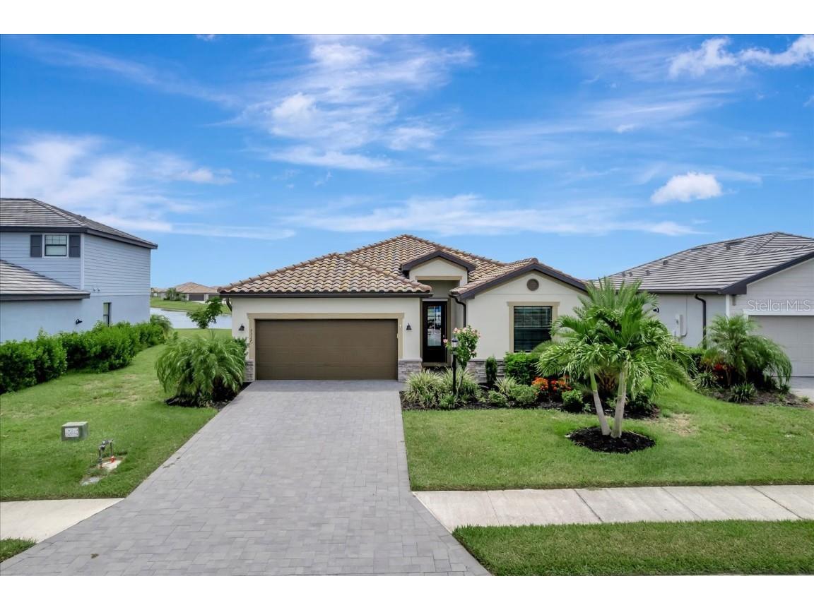 5327 Coral Reef Way, Bradenton, FL, 34211 | MLS: A4659087 | Edina Realty