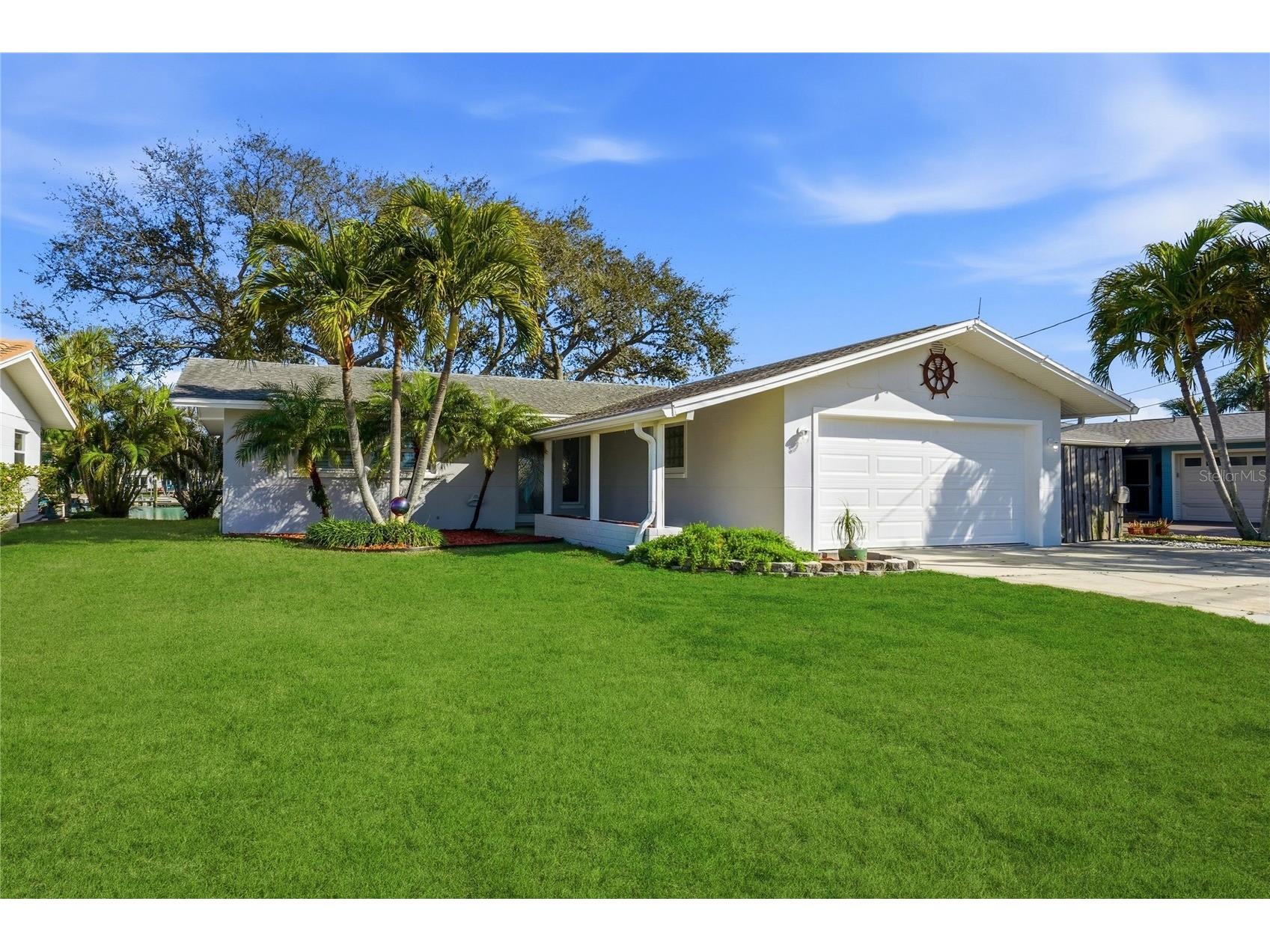 541 Lillian Drive, Madeira Beach, FL, 33708 | MLS: TB8477517 | Edina Realty