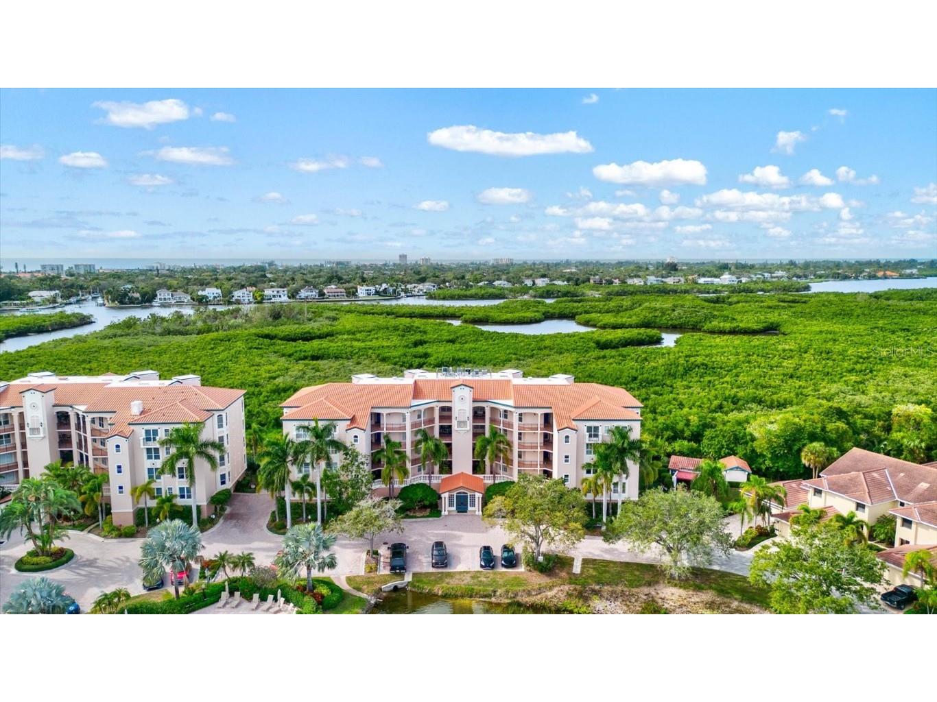 5420 Eagles Point Circle #403, Sarasota, FL, 34231 | MLS: A4592169 ...
