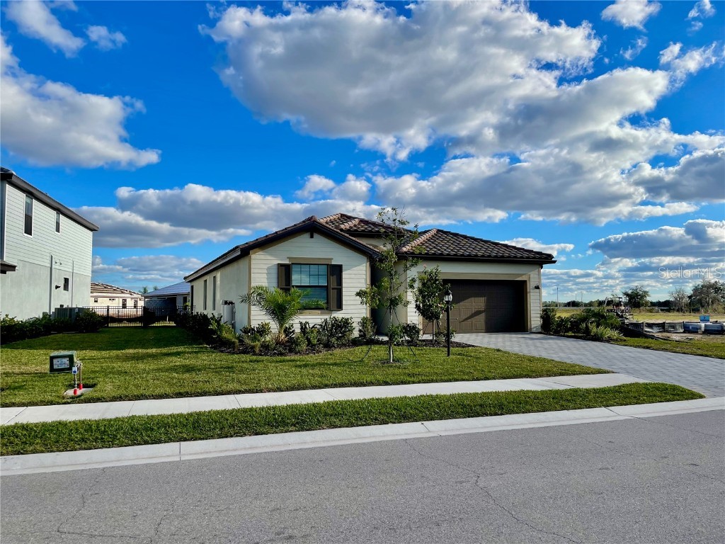 5429 Coral Reef Way, Bradenton, FL, 34211 | MLS: A4593947 | Edina Realty