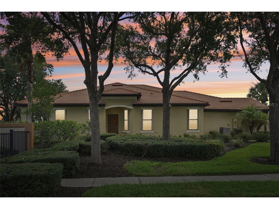 5485 Sunset Falls Drive, Apollo Beach, FL, 33572 | MLS: T3537247 ...