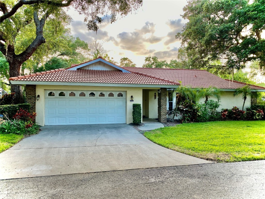 5504 Garden Lakes Oak, Bradenton, FL, 34203 | MLS: A4612674 | Edina Realty