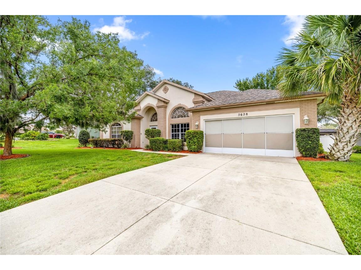 5628 W Hunters Ridge Circle, Lecanto, FL, 34461 | MLS: OM705871 | Edina ...